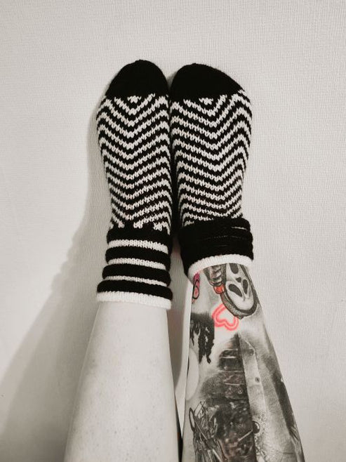 Vanamo-sukat, neuleohje – Lankajengi